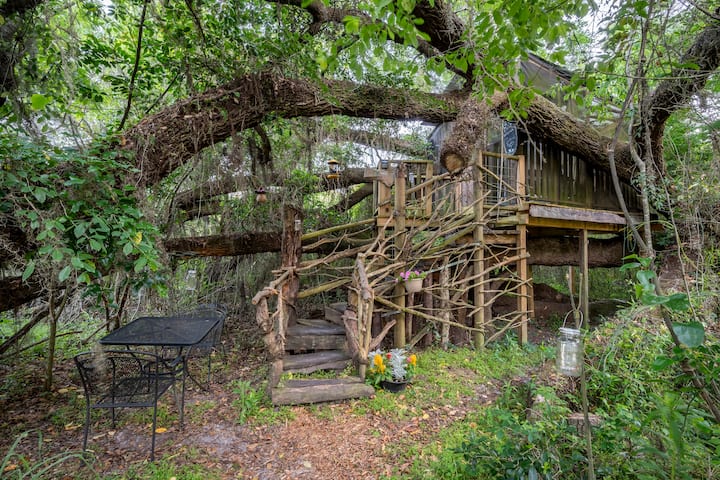 Glamping Treehouse On Farm, Unique Experience! - Florida