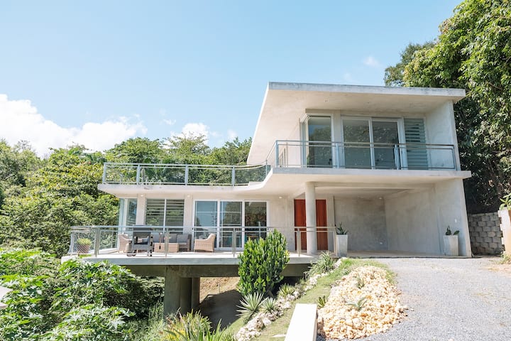 Casa High Five: Modern W/ Pool & Ocean Views - Rincón