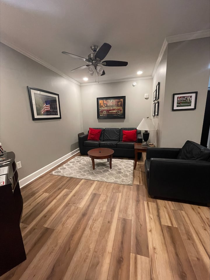 Gameday Condo Overlooking The Classic City (407) - Athens, GA