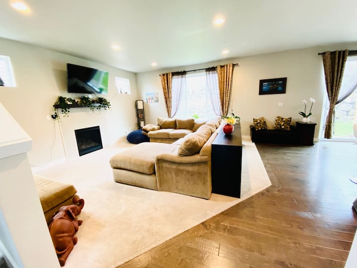 1 Bed/1 Bath Close To Lake. Traveling Prof.welcome - Everett, WA