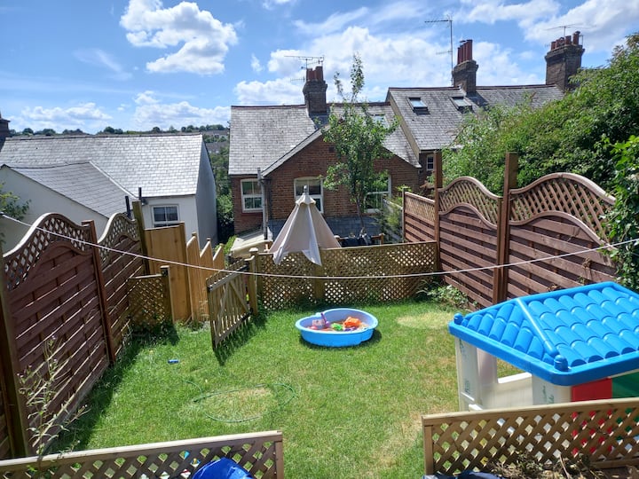 Entire House In Tucked Away Haven - Chesham United Football Club