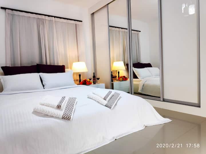 Cozy Apartment With A Living Room And A Bedroom. - Famagusta