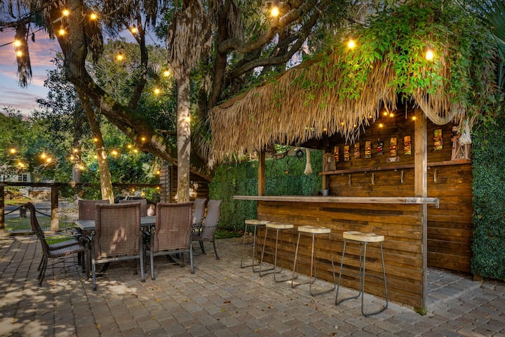 Blackbeard's Folly Flagship - Sleeps 24 - 8br 4ba - Folly Beach, SC