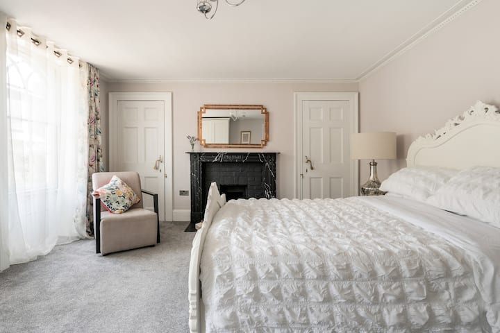 Grand Historic Apartment With Free Parking - Canterbury