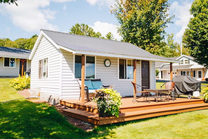 Portage Lake Cabins - Cabin 4 - Houghton, MI