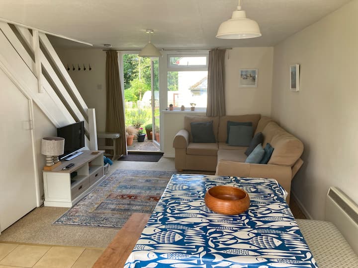 Little Home On Leafy Site, Local Amazing Beaches - 彭贊斯