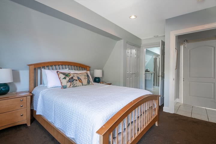 Derby City Retreat!  In The Heart Of Middletown! - Louisville, KY