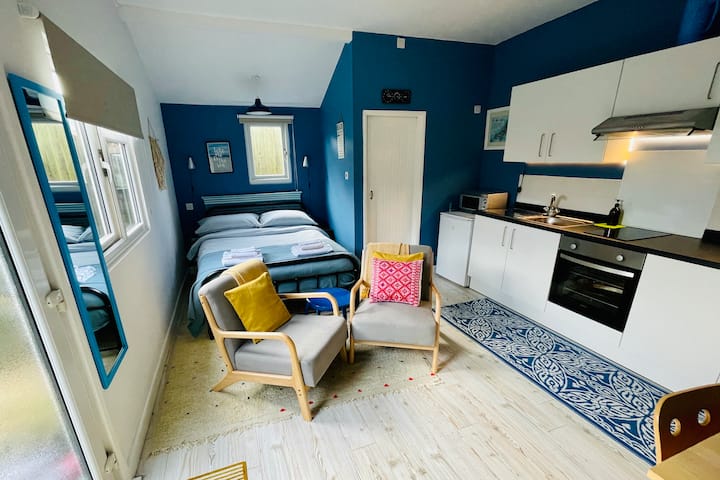 Perfect Hideaway For Two Near To Fistral Beach - Holywell