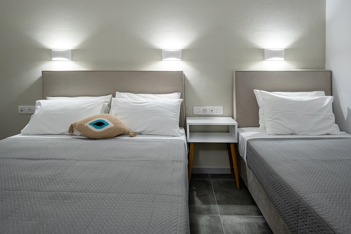 Dilion Hotel In Paros Triple Superior Room For 3 - Paros