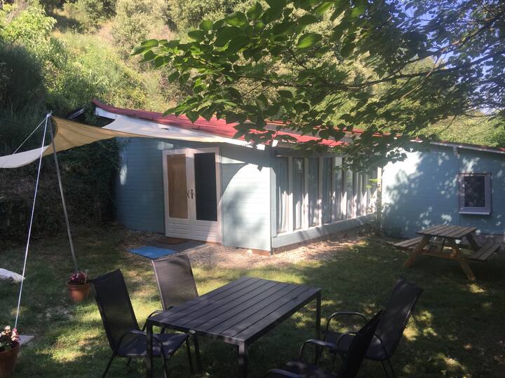 Fijne Plek Net Buiten Het Toeristengebied. - Ardèche