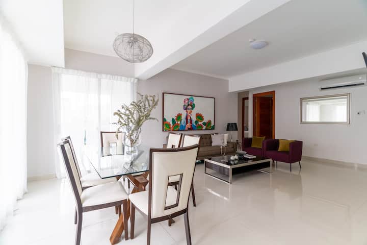 Naco Jacuzzi,  Luxury Ctrl 3 Bedrm Apt W/ Balcony - Santo Domingo, Dominican Republic