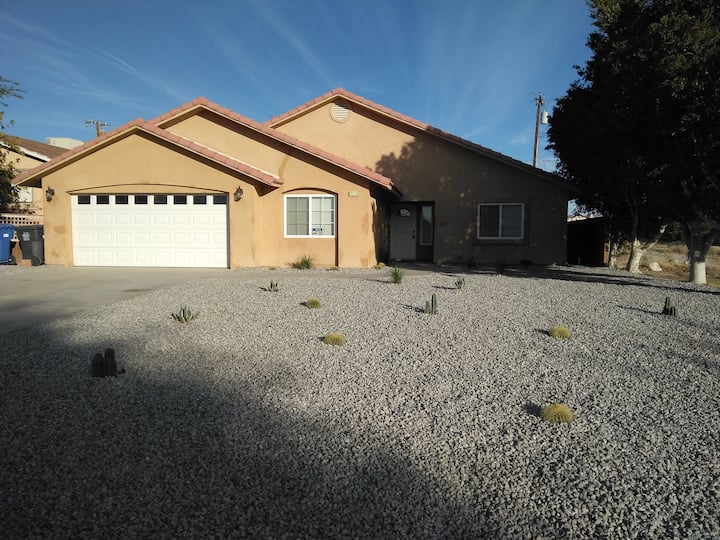 Desert Hot Springs Fun Under The Sun Home - Desert Hot Springs, CA