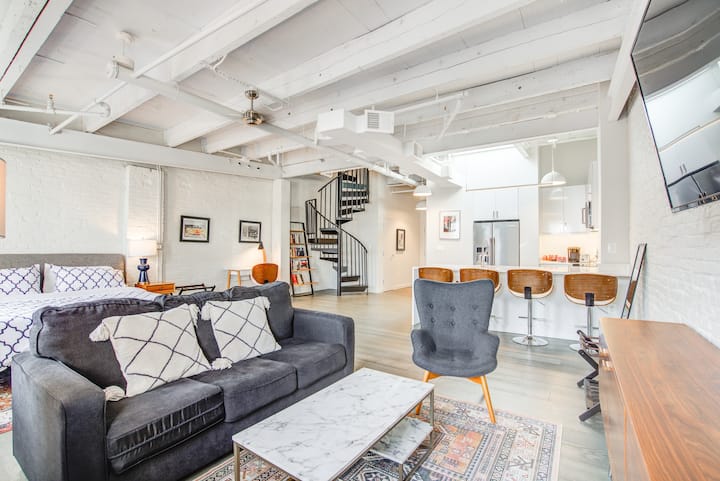 The Riverfront Loft - Alexandria, VA
