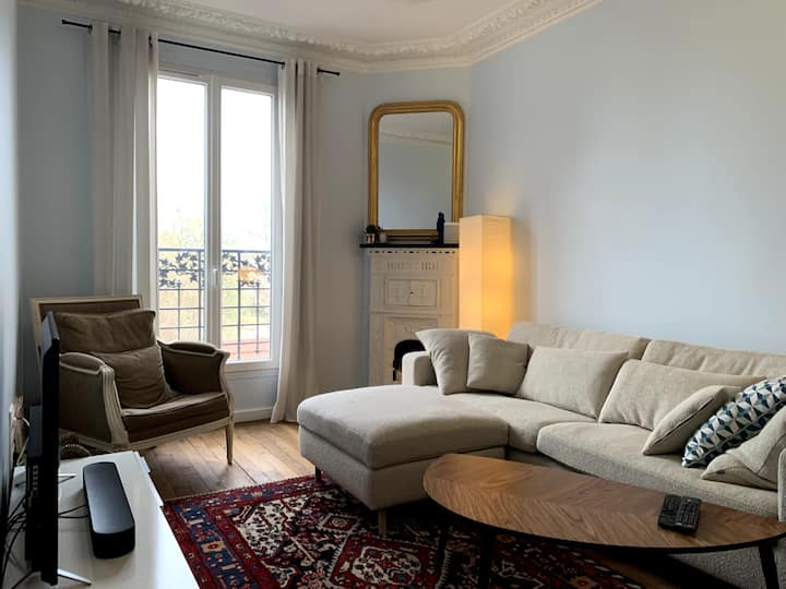Charming Parisian Apartment - 聖但尼