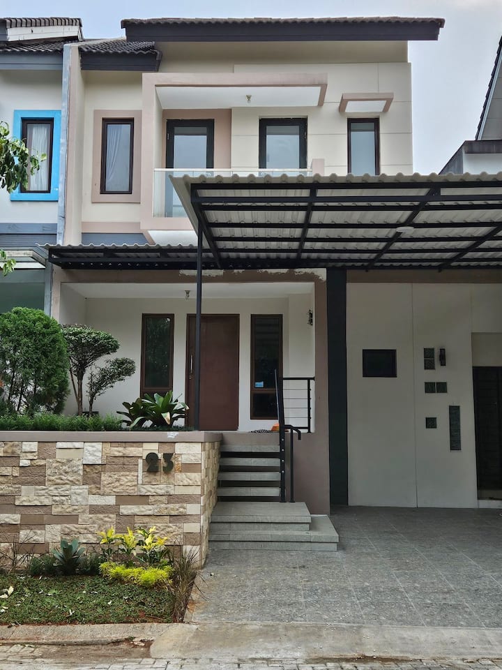 Orange House, Spacious 3br House In Tangerang - Soekarno-Hatta Airport - Jakarta (CGK)