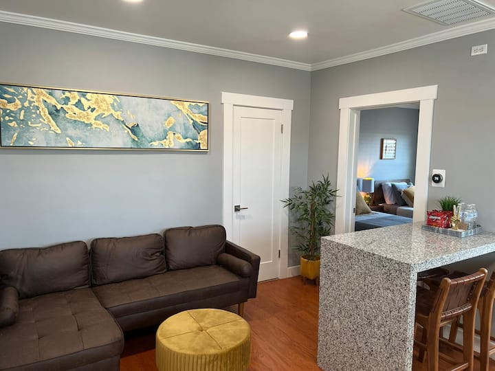 Modern Apartment 
I10. Downtown Elpaso
•Bluehouse• - El Paso, TX