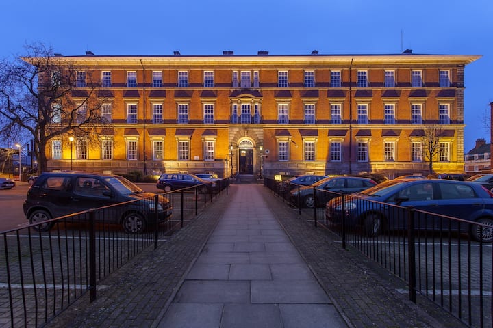 Simply 5*! Sleeps 4, Central York Inc Parking - York