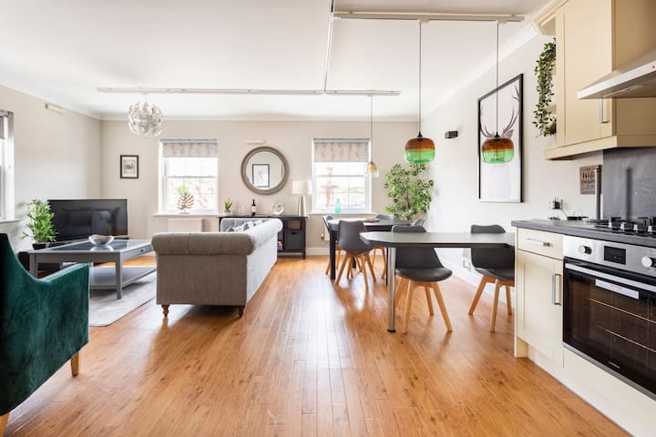 The Crows Nest - Whitby