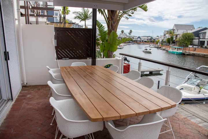 Waterfront  -New Listing Luxury 4 Bed On The Water - Knysna