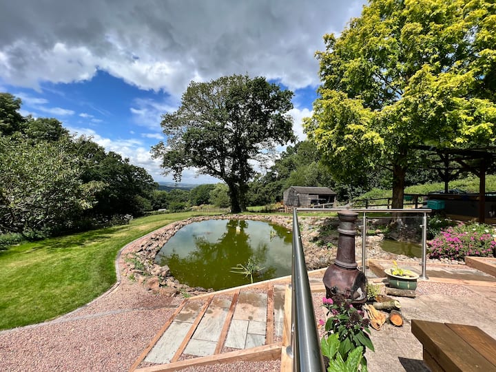 Country Retreat With A Hot Tub And Amazing Views - Monmouth