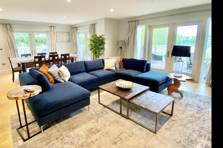 21 Summer Lake Located In The Cotswold Water Park - South Cerney