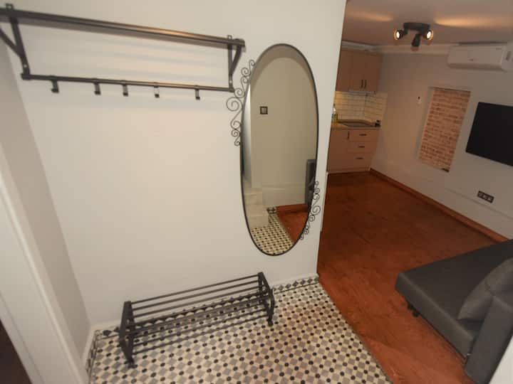 Newly Built Historical 1+1 Flat Close To İStiklal - Güngören