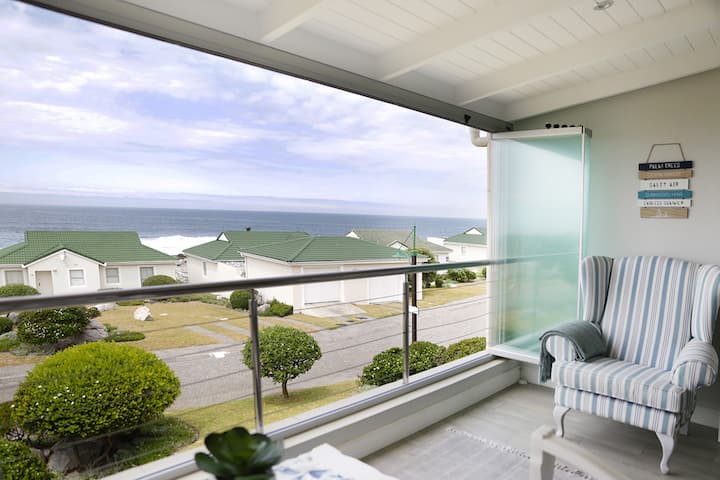 “ 36 Whale Rock Estate “ ...A Family Haven - Hermanus