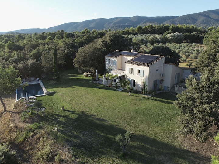 Chambre, Petit-déjeuner Compris - Luberon - Lourmarin