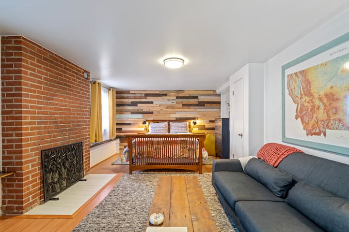 Spring Garden Suite: Private, Green & Cozy Retreat - Portland, OR