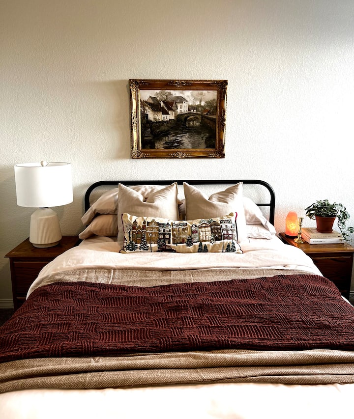 Cozy Private Room W/ En-suite Bathroom - Colorado Springs, CO