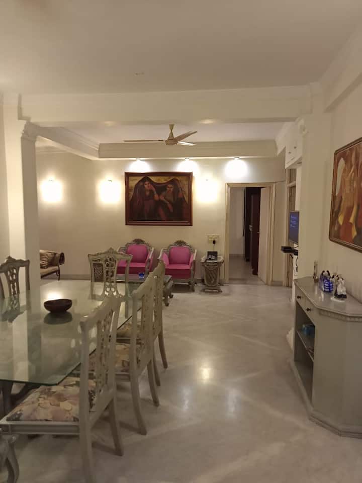Luxury, Furnished, 2 Bhk 2 Bath,  Ballygunge Flat - Kolkata