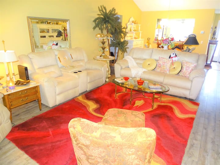 The Villages "King View"~en-suite Bath~carpe Diem! - Lake Griffin State Park, Fruitland Park