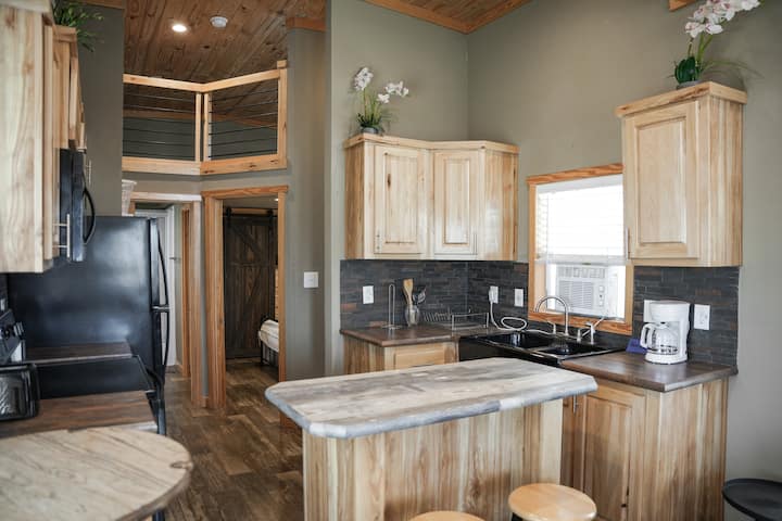 Small Wooden House With Backyard - Cedar Creek, TX