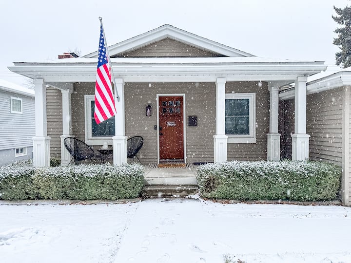 Cda Dwntwn Home For 6 • Min To Food/parks/beaches - Coeur d'Alene, ID