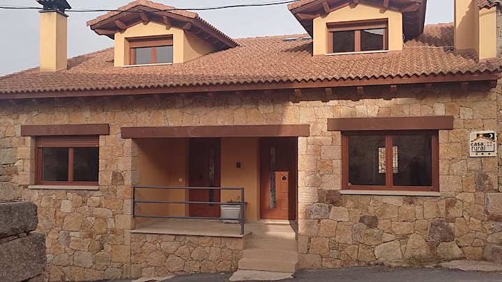 Enjoy And Rest In Gredos Range - Hoyos del Espino