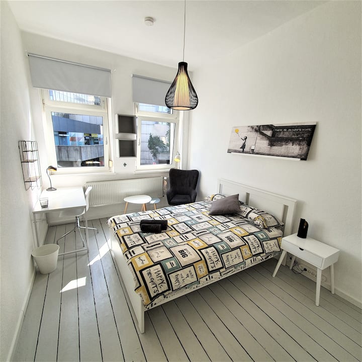 W4 - Room With Bathroom In The Middle Of Altstadt - Bonn