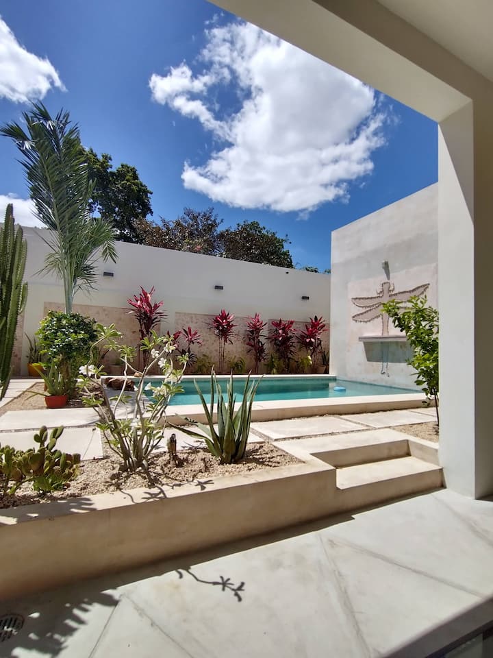 Casa La Alegria Mid Century In Santiago (Centro) - Mérida