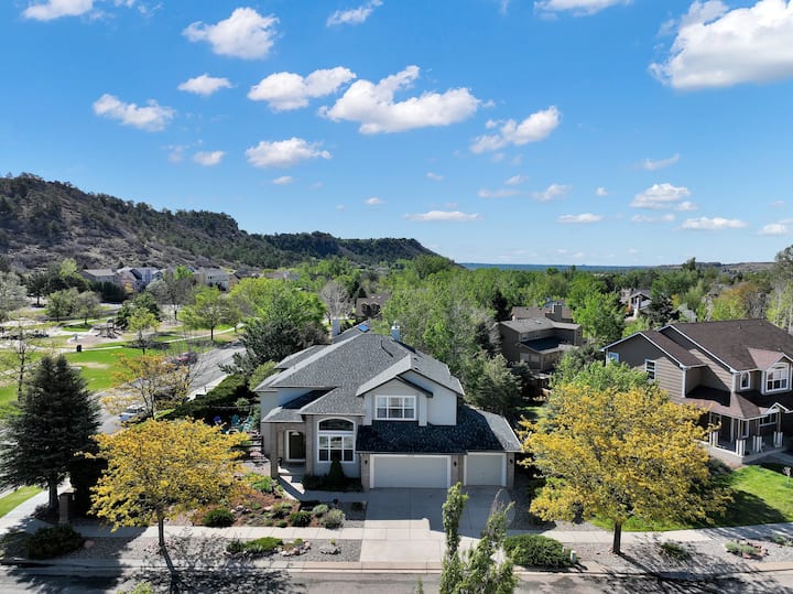 Comfortable And Quaint Neighborhood Home. - Colorado Springs