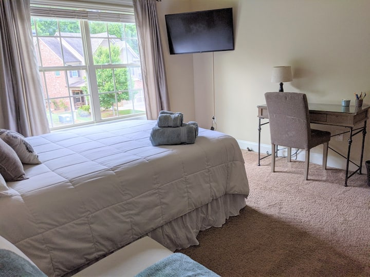 Dt Convenience With Quiet Comfort. - Athens, GA