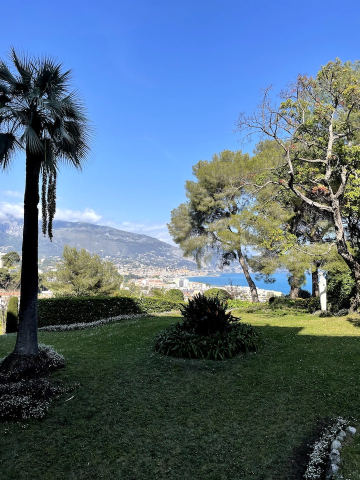 Spacious 1 Bed + Private Garden + Pool + Bay Views - Plage Hawaii - Menton