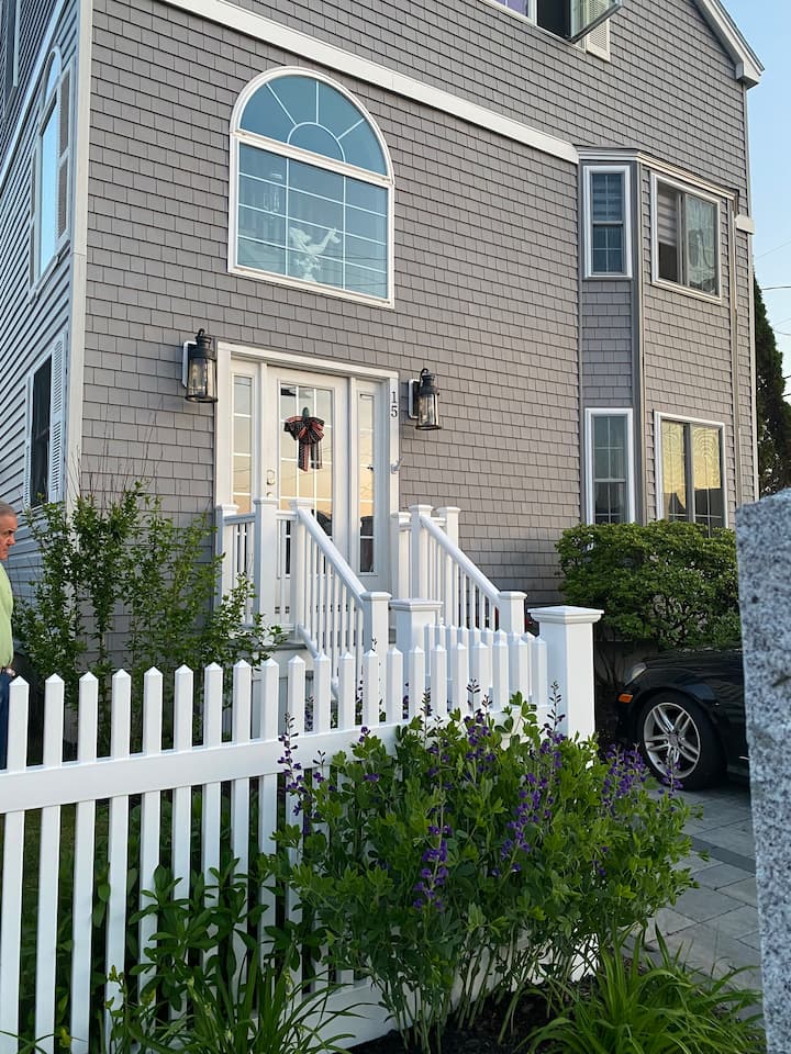 Two Bedroom Suite At The Beach House - Hampton Beach, NH