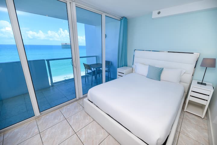 Panoramic Beach View | Balcony + Divider + Valet - Miami Beach, FL