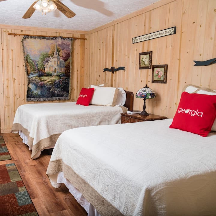 The Dogwood Room - Romantic Spiritual Retreat! - Clayton, GA