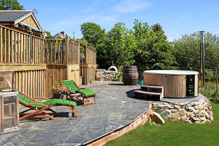 Large Home With Panoramic View, Garden & Hot Tub. - Aboyne