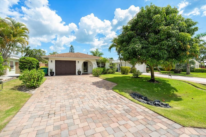 Entire House With Heated Pool Near The Beach - Naples Park, FL