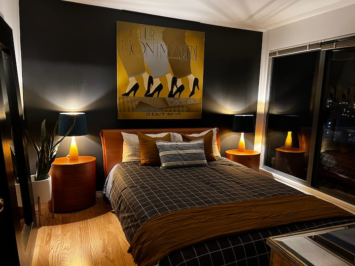 Chic Downtown Vancouver Fashion & Food District - Vancouver