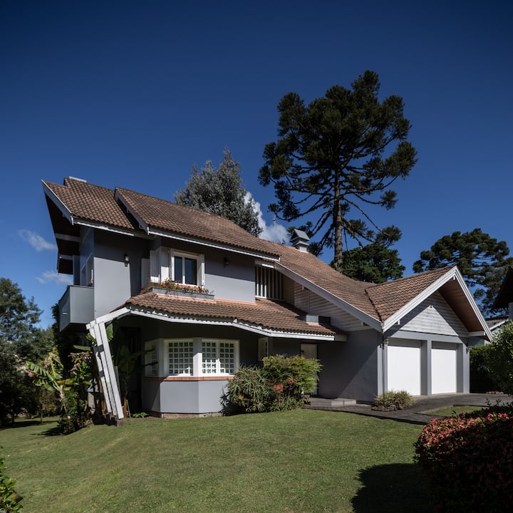 Casa Abbraccio - 3 Suítes, Lareira E Calefação - Gramado