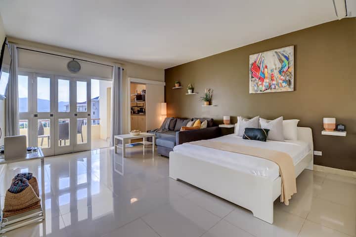 Upperdeck Studio - Montego Bay