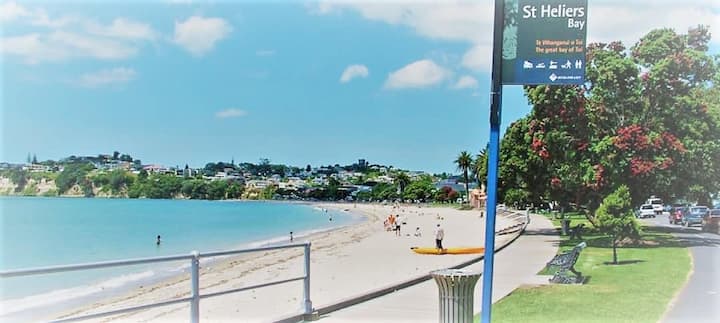 Enjoy Our Summer Bach ! 3 Min Walk To The Beach - Auckland