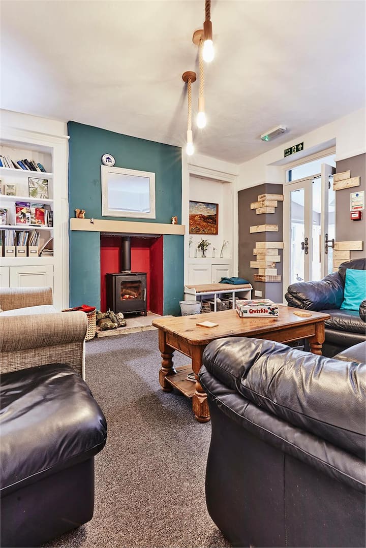 Earby Hostel - 21 Beds Ideal For Groups & Families - North Yorkshire